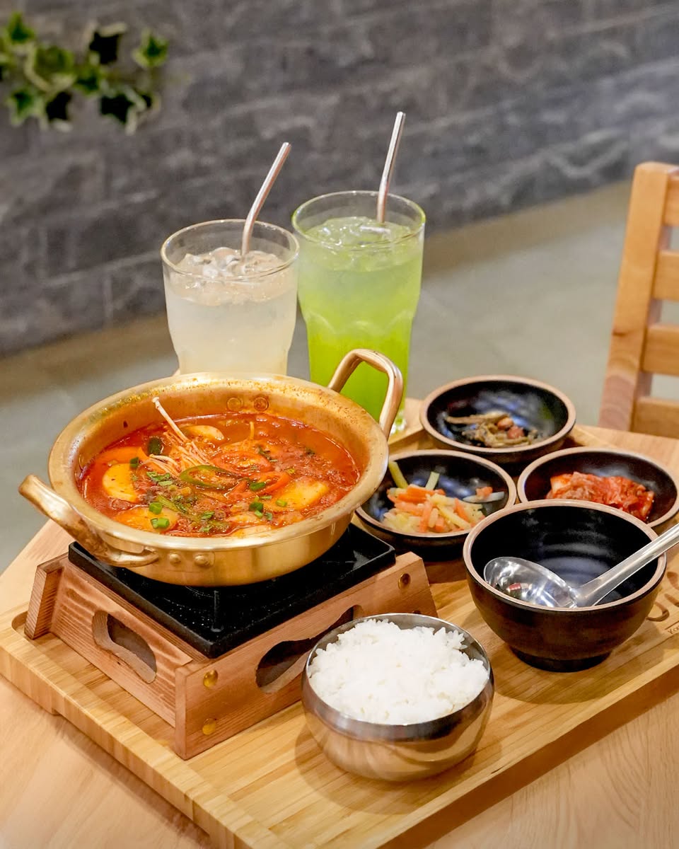 Oiso Korean Cuisine: Authentic Bibimbap & Stews Now Open | Lalaport ...