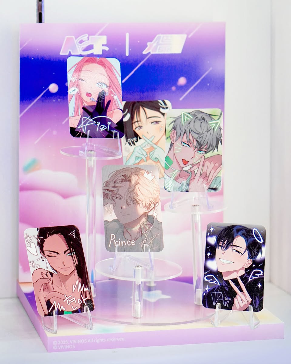 Alien Stage Christmas Pop-up: Exclusive Merch & Gifts! | Lalaport Bukit ...